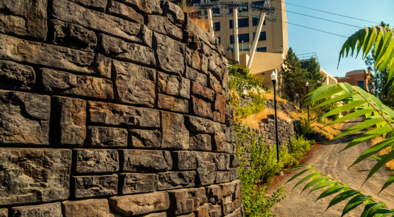 Canadian Ledgestone Retaining Wall ADAIR LIMESTONE LANDSCAPE